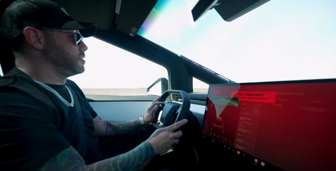 Thomas’ nye Tesla blev hentet af fejeblad efter 1 kilometer