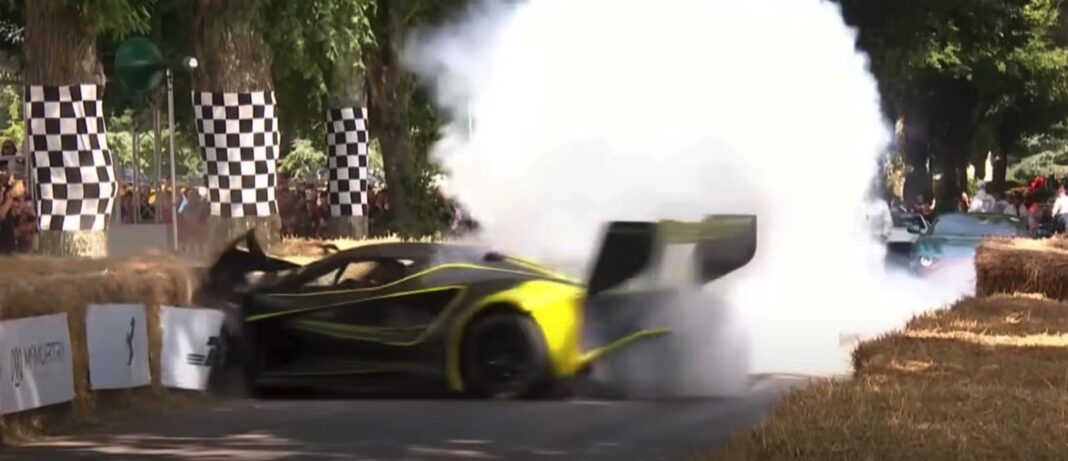 Lotus har smadret bil til 16 millioner kroner på live-tv