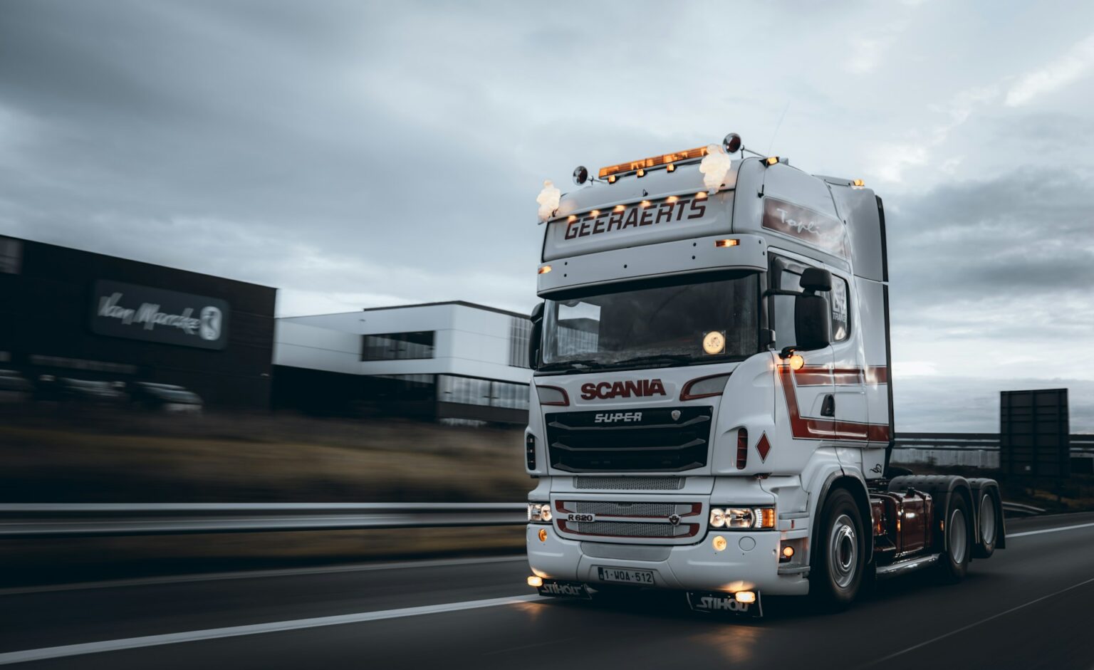 Derfor holder Scania fast i V8-motoren